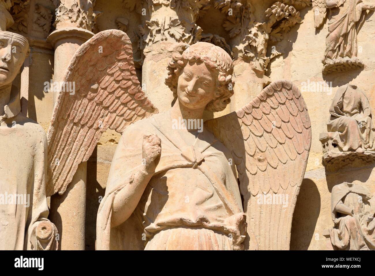 Reims angel smile sculpture hi-res stock photography and images - Alamy