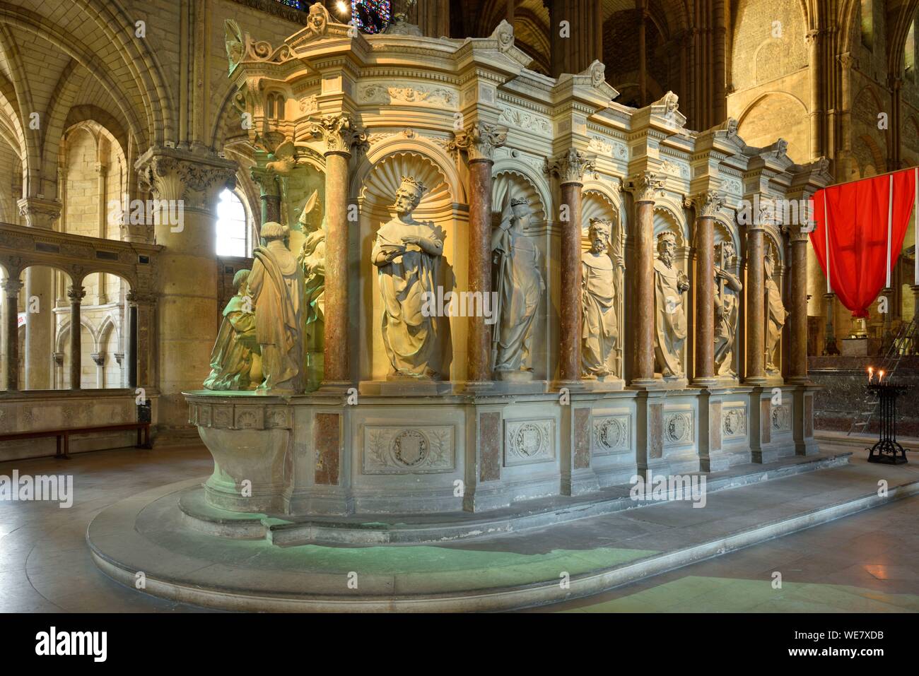 Tomb column hi-res stock photography and images - Alamy