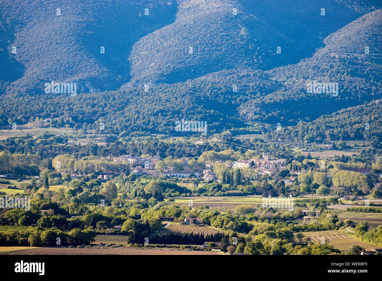 France, Vaucluse, Natural Regional Park of Luberon, Cucuron, the ...