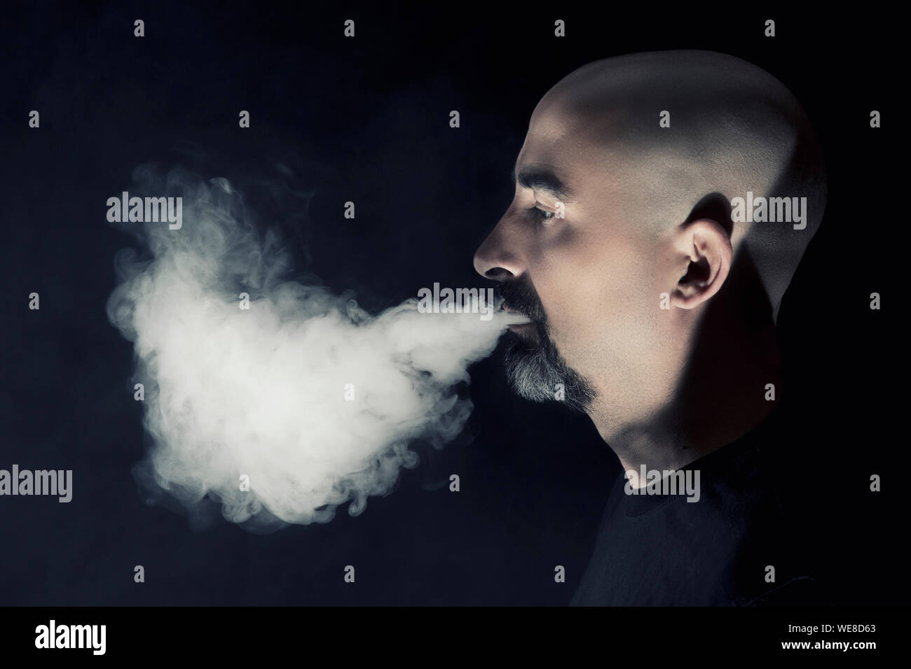 Black man profile hi-res stock photography and images - Alamy