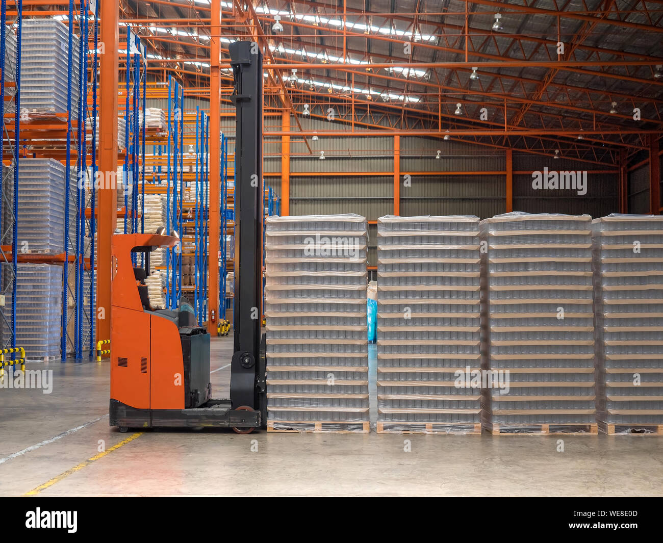 Pallet racking hi-res stock photography and images - Alamy