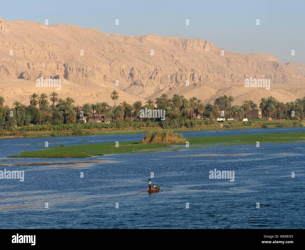 Egyptian boat hi-res stock photography and images - Alamy