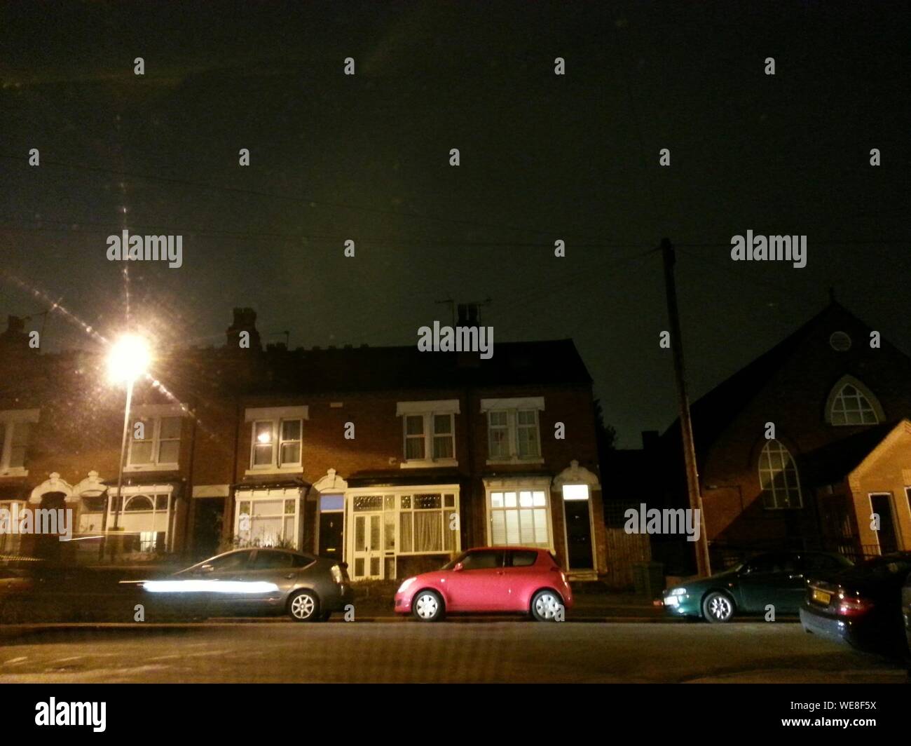 Car parked outside house night hi-res stock photography and images - Alamy