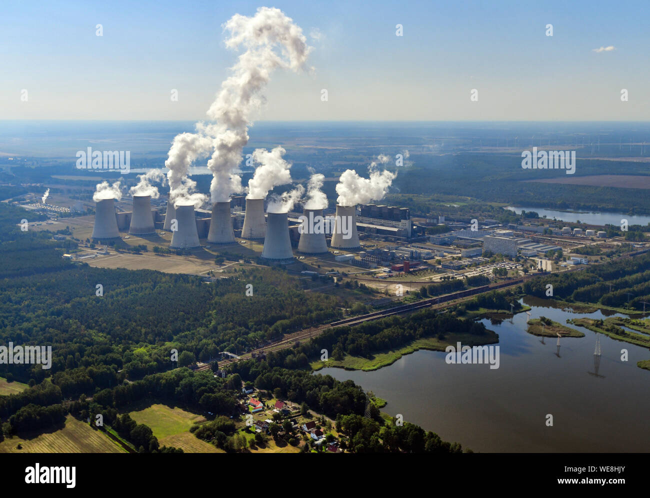 Peitz, Germany. 23rd Aug, 2019. The steaming cooling towers of the ...