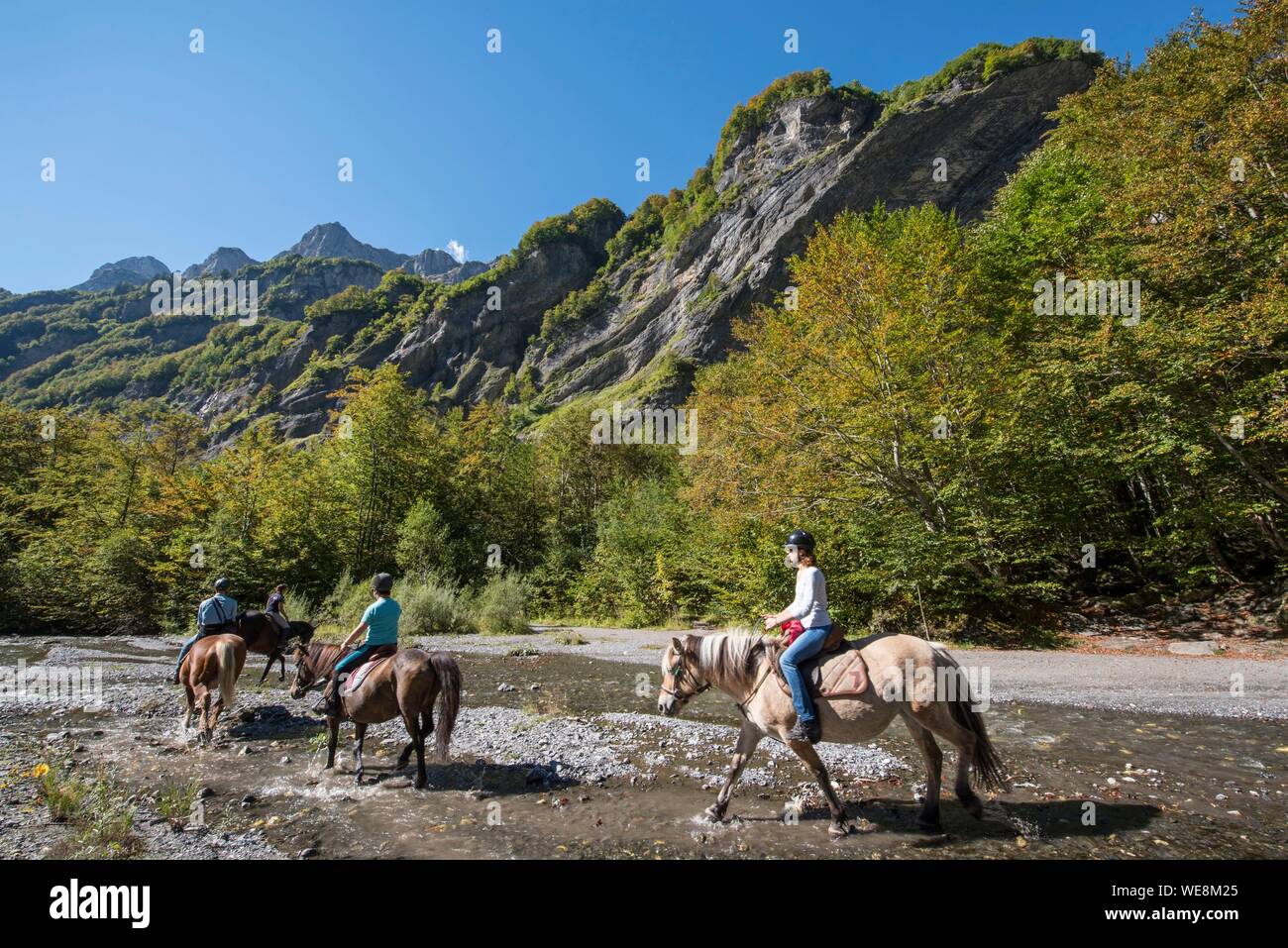 Fer a cheval hi-res stock photography and images - Alamy