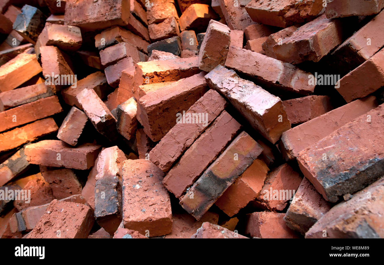 Used bricks hi-res stock photography and images - Alamy