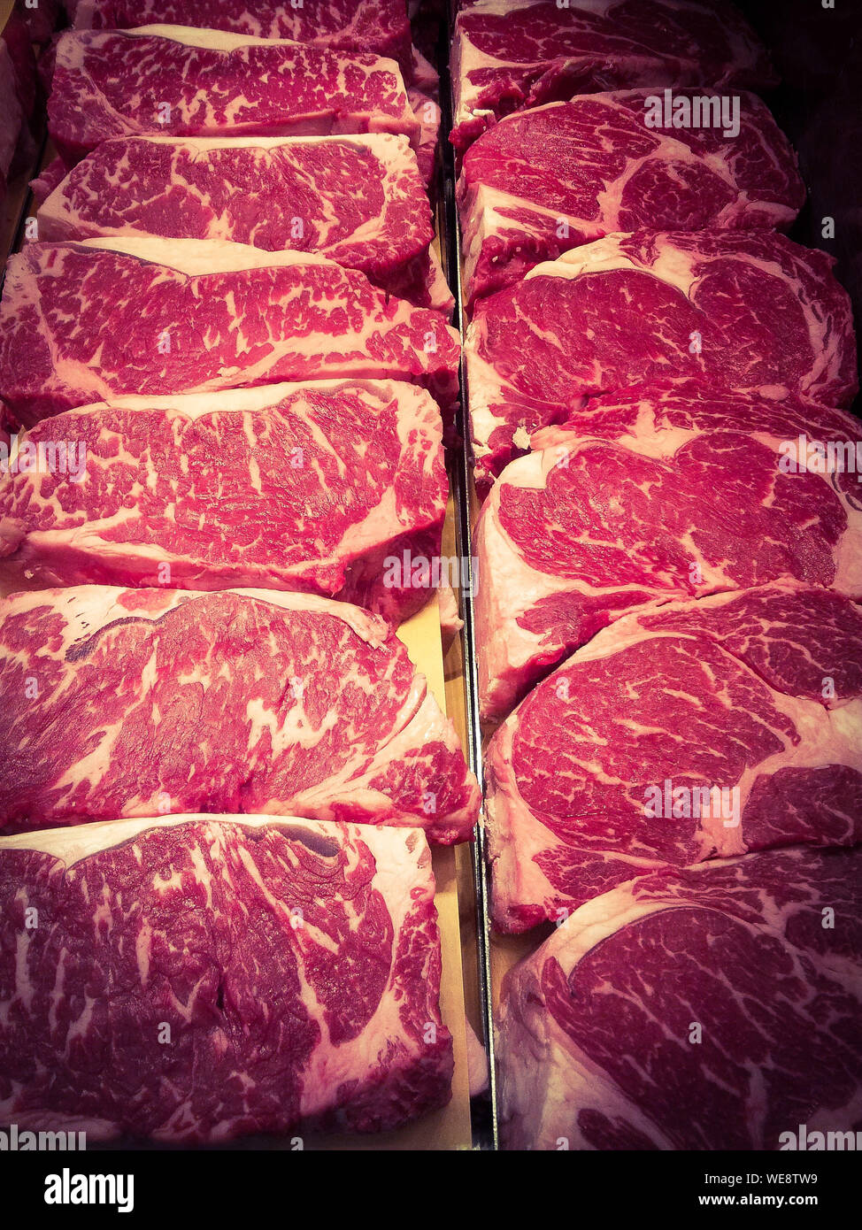 Row steak hi-res stock photography and images - Alamy