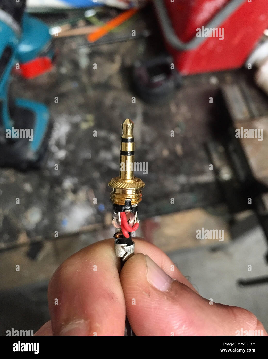 Human connection electronics hi-res stock photography and images - Alamy