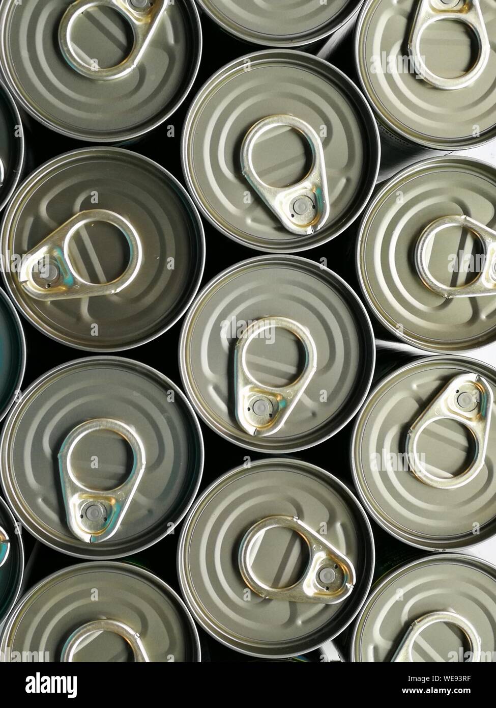 Full cans hi-res stock photography and images - Alamy