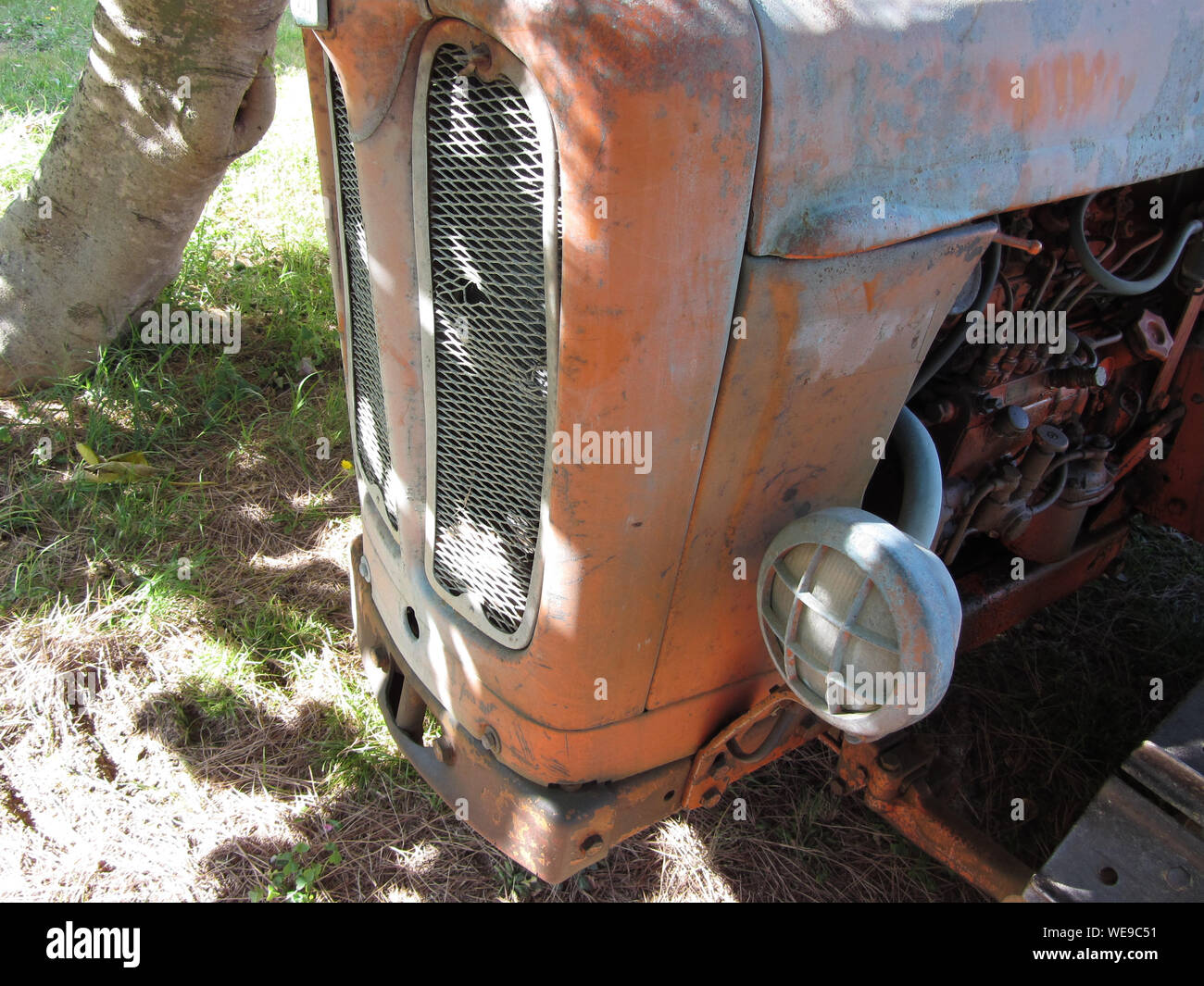 Side view of tractor hi-res stock photography and images - Alamy