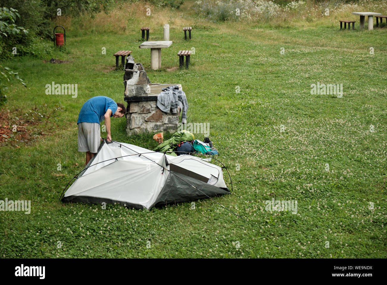Packing up hi-res stock photography and images - Alamy