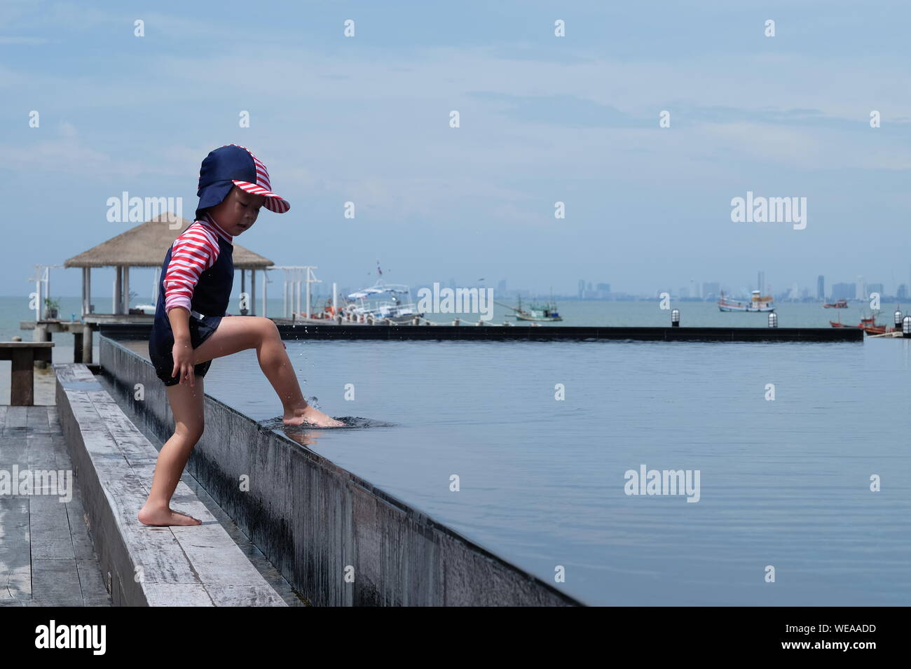 Infinity girl hi-res stock photography and images - Alamy