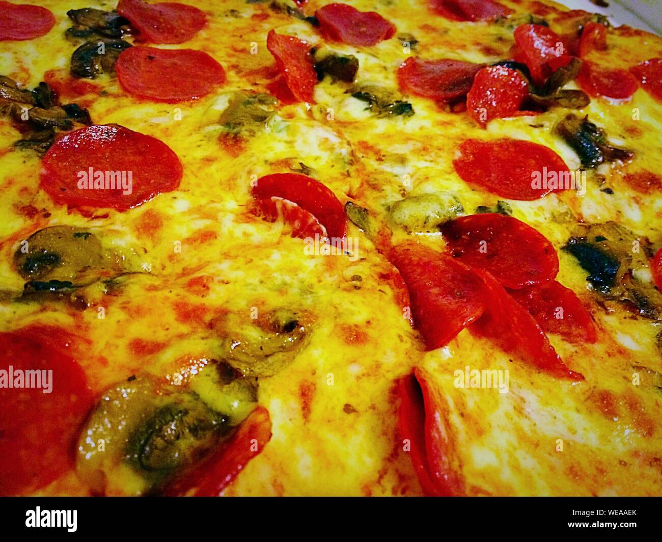 Pizza full view hi-res stock photography and images - Alamy