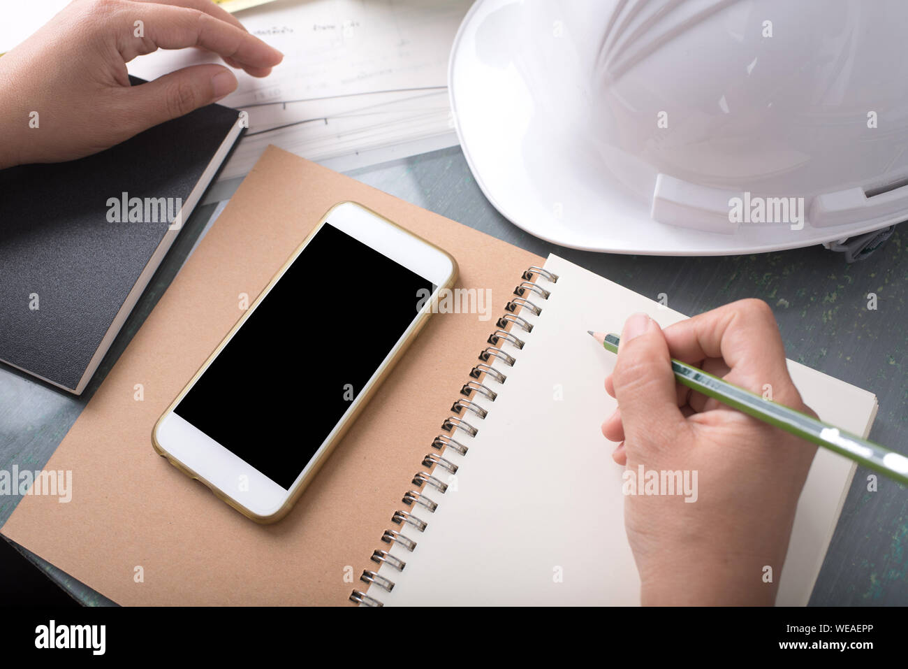 Engineer writing hi-res stock photography and images - Alamy