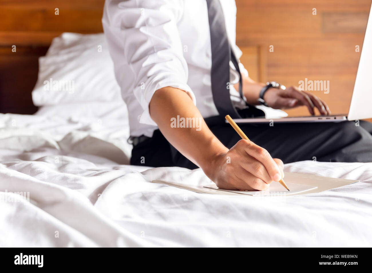 Memo on bed hi-res stock photography and images - Alamy
