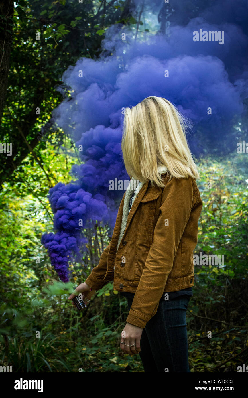 Distress woman hi-res stock photography and images - Alamy