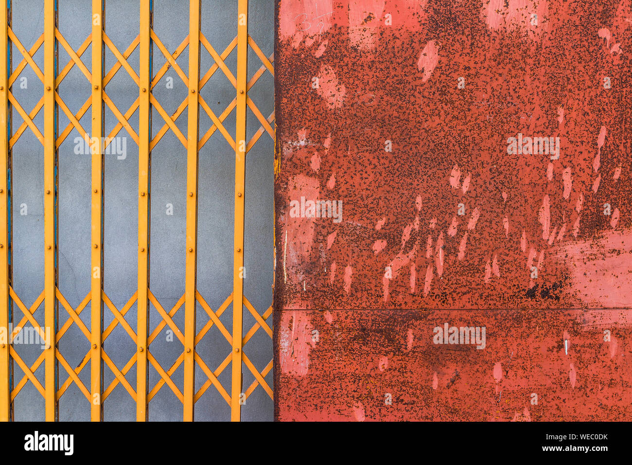 Red iron gate hi-res stock photography and images - Alamy