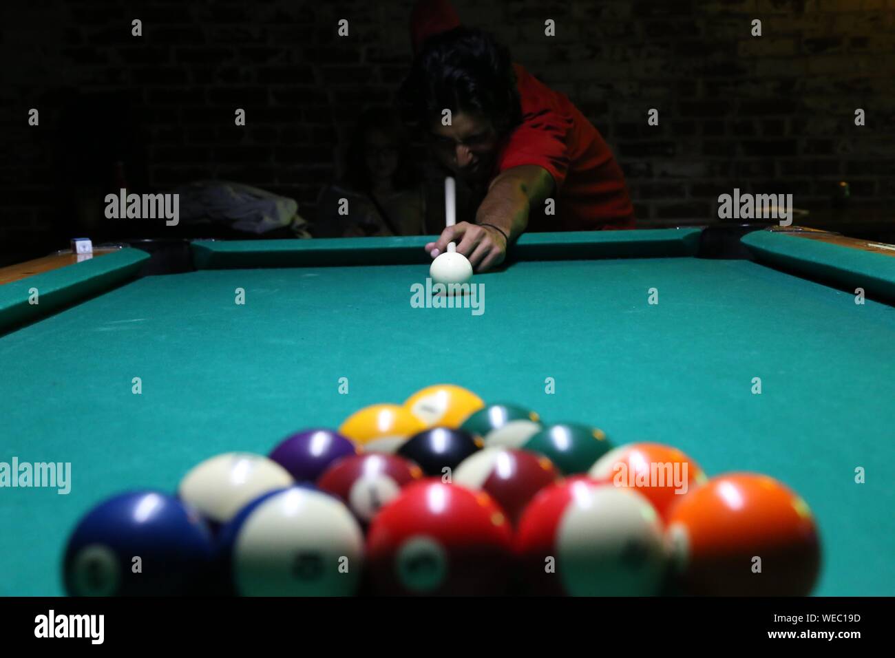 Men snooker hi-res stock photography and images - Alamy