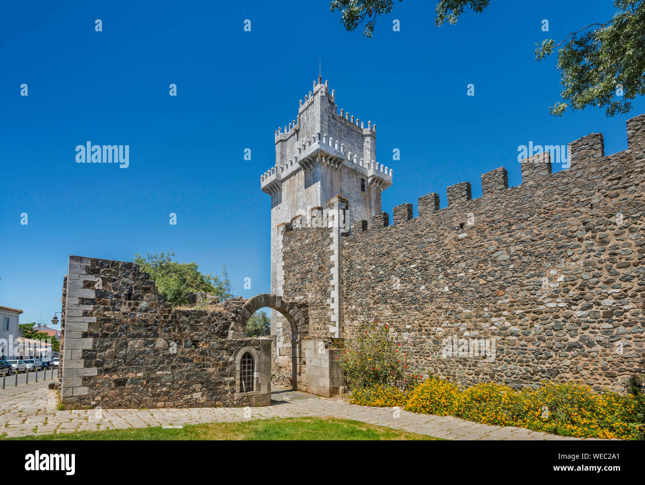 Torre de Menagem, Manueline style tower and ramparts at Castelo de Beja ...