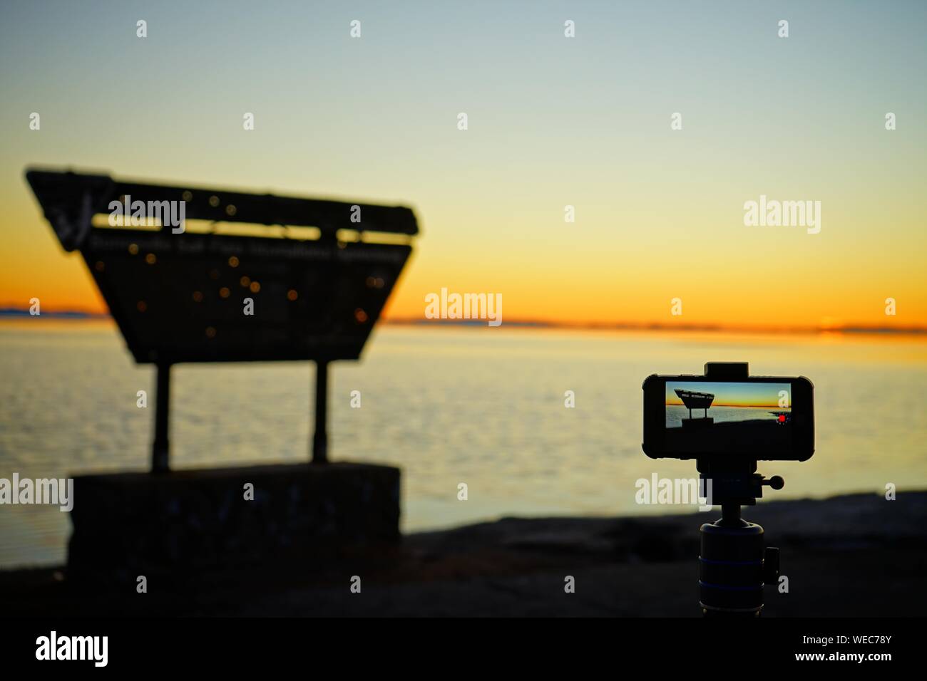 Sunrise phone hi-res stock photography and images - Alamy