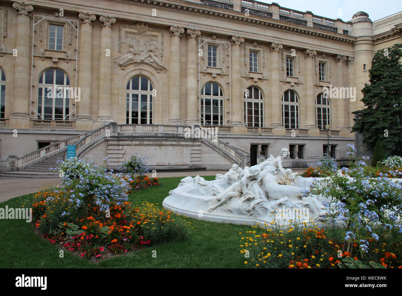 exhibition hall (great palace) in paris (france Stock Photo - Alamy