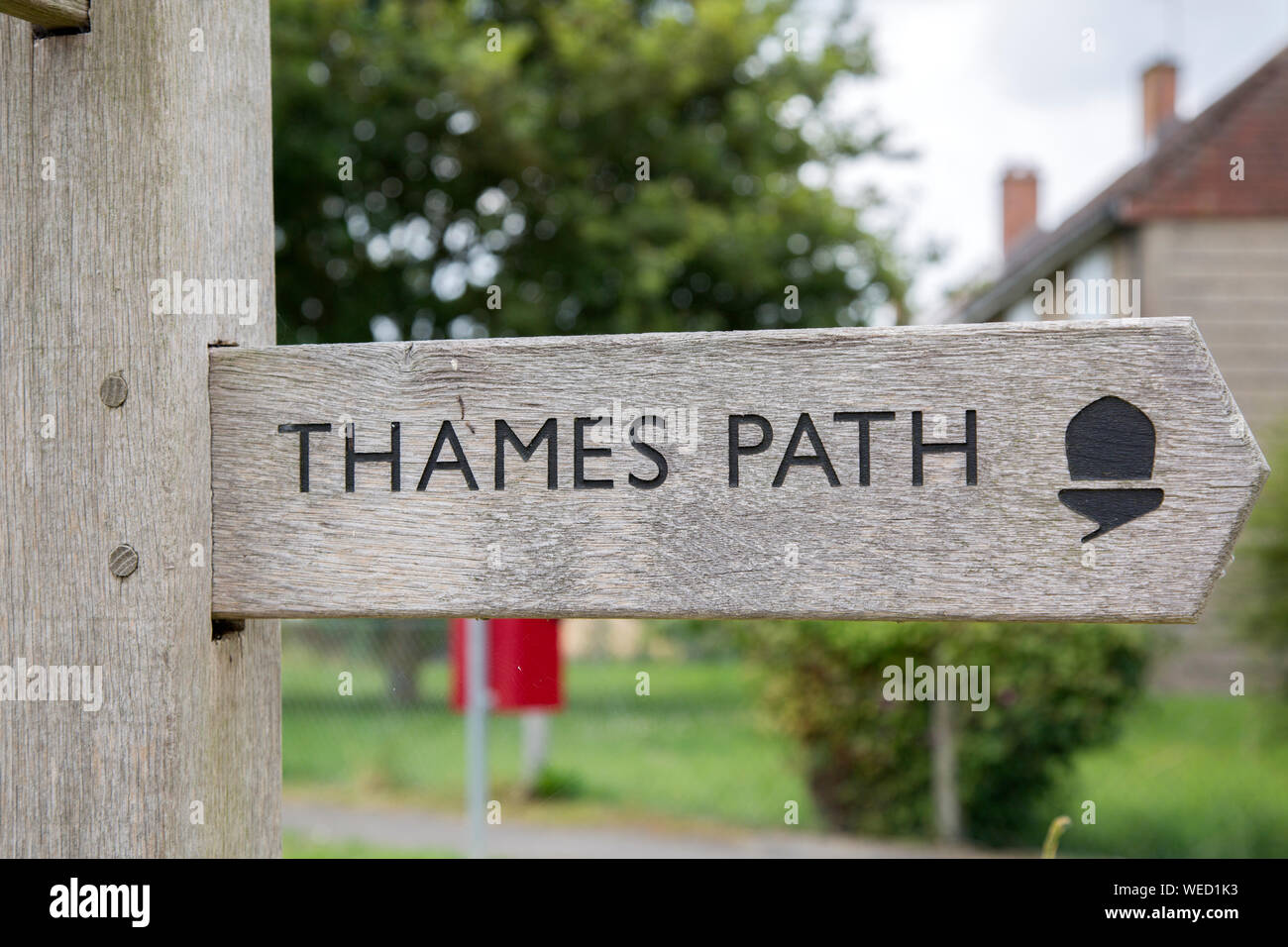Thames Path Sign, Cricklade, England, UK Stock Photo - Alamy