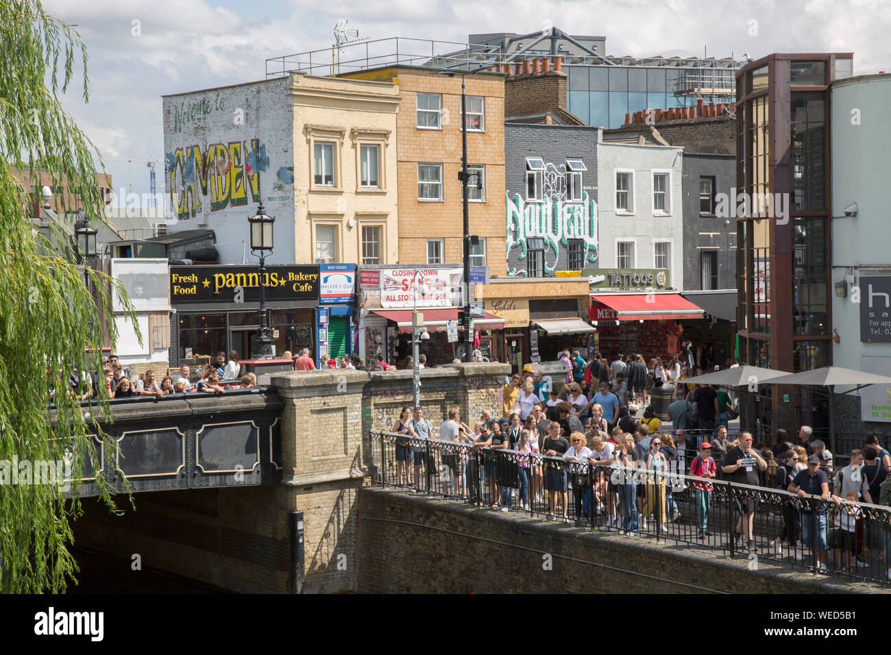 Regents Canal Bridge; Camden Lock; London; England; UK Stock Photo - Alamy