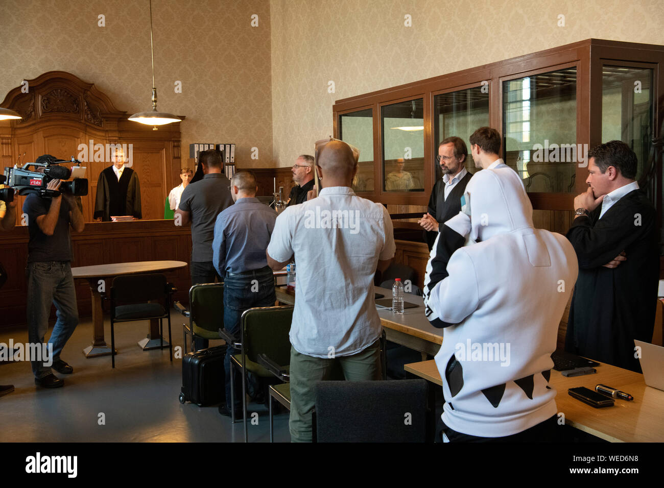 Defendants table hi-res stock photography and images - Alamy