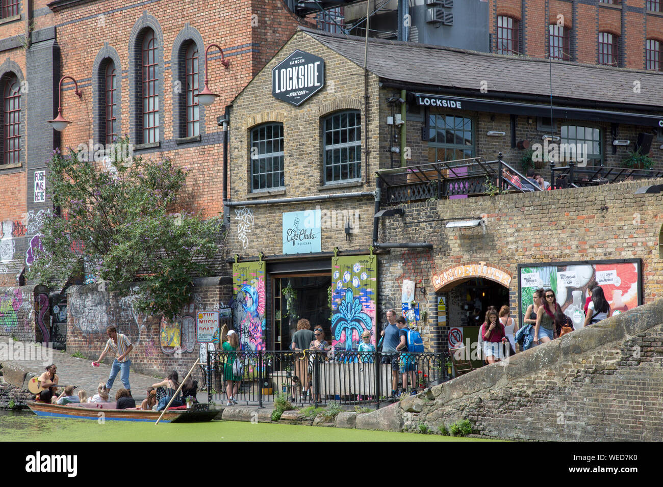 Lockside hi-res stock photography and images - Alamy