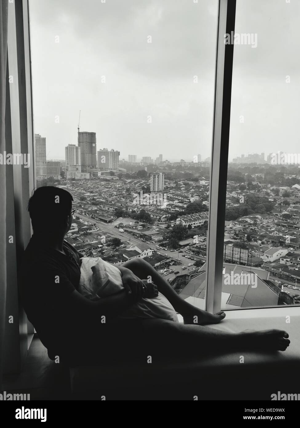 Skyscraper through a window hi-res stock photography and images - Alamy