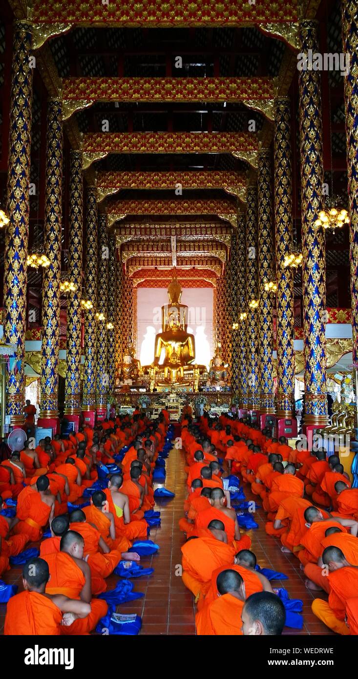 Monks in temple hi-res stock photography and images - Alamy