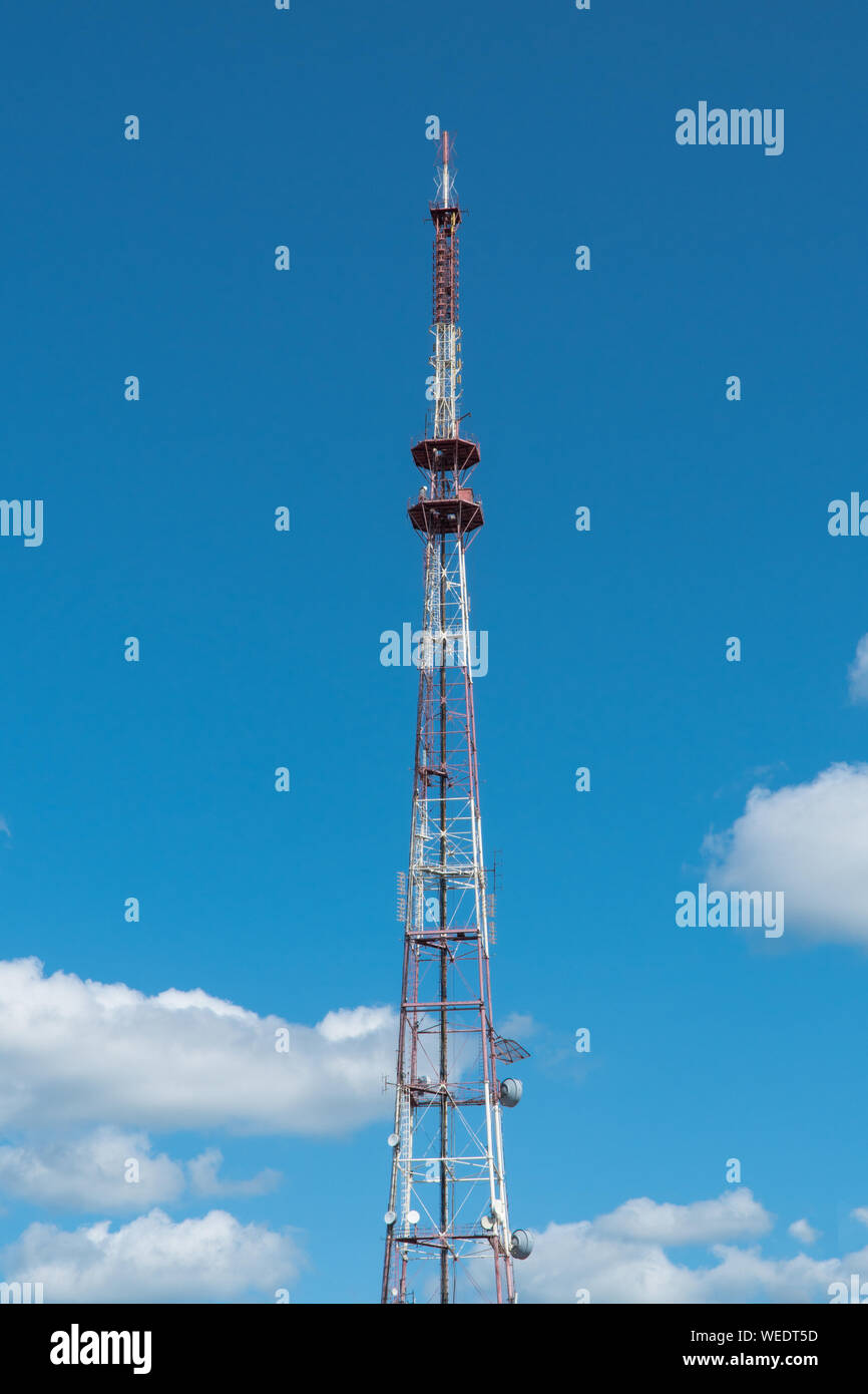 Building with cell tower antennas hi-res stock photography and images - Alamy