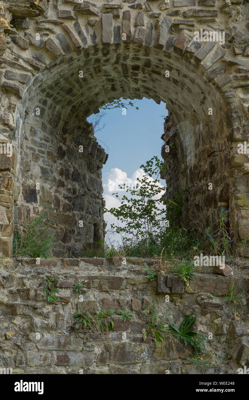 Castle embrasure hi-res stock photography and images - Alamy