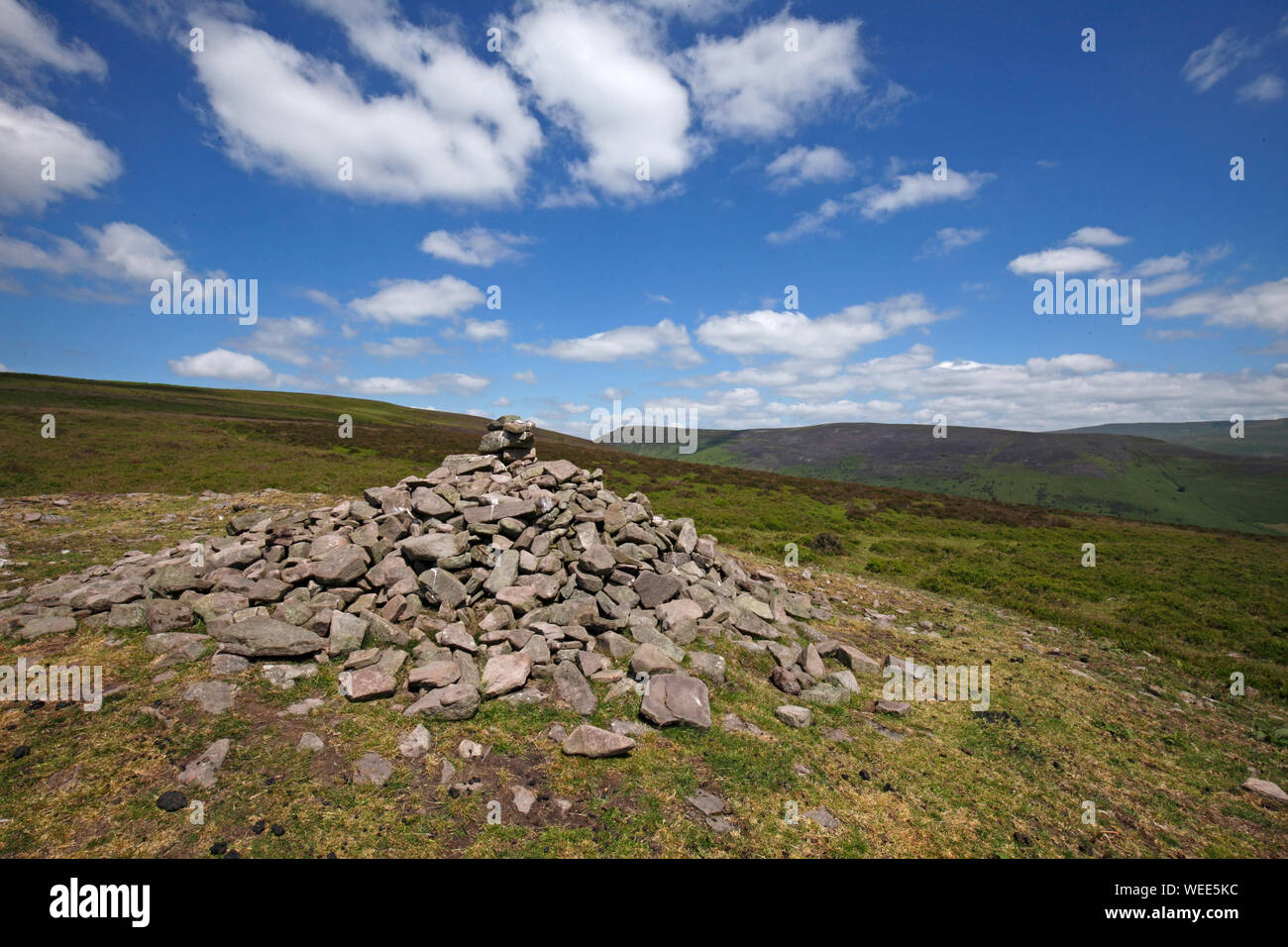 Cairn of stones hi-res stock photography and images - Alamy