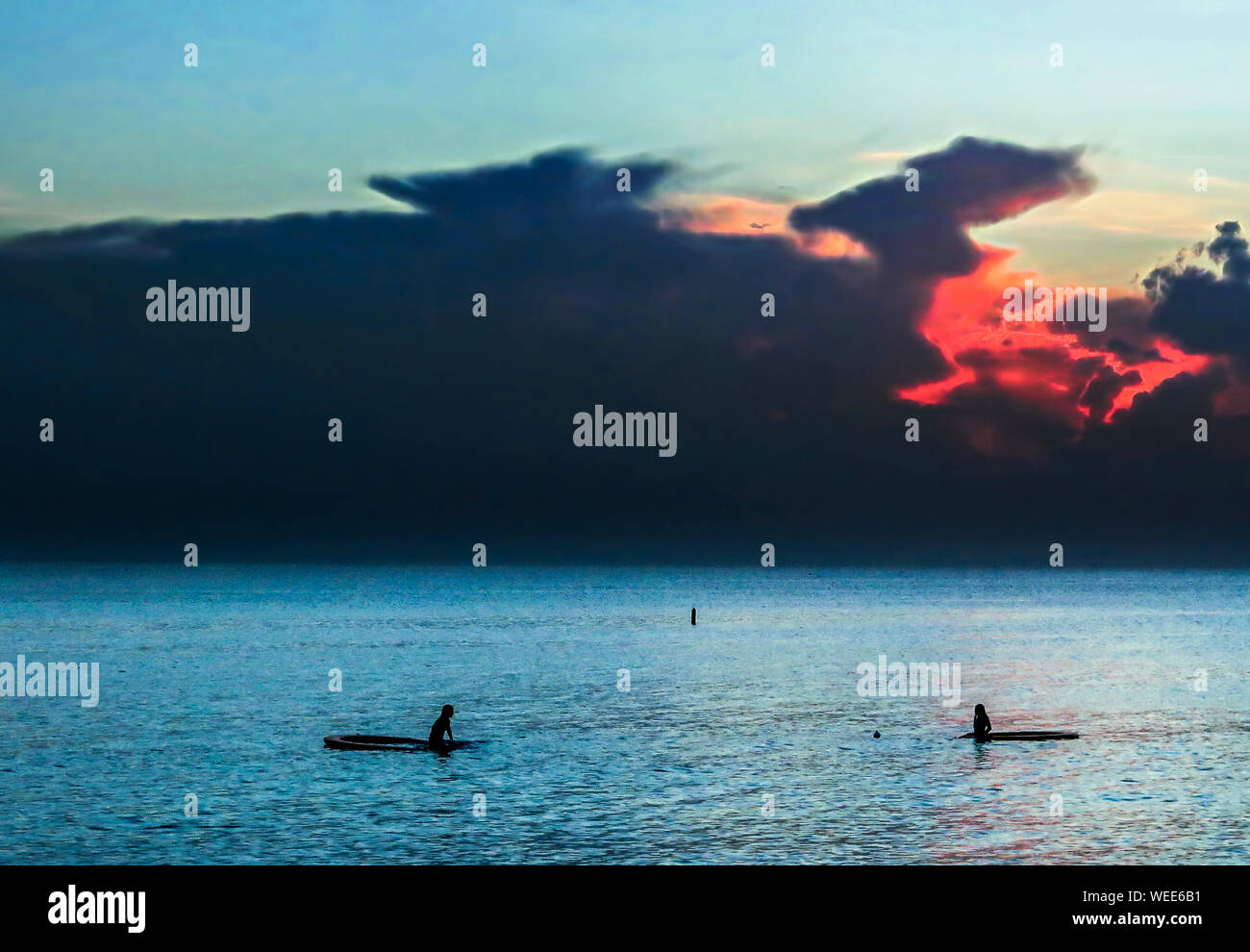 Paddling into the sunset hi-res stock photography and images - Alamy