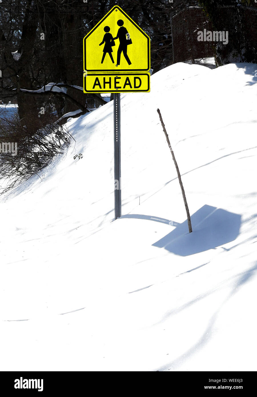 Bank snow hi-res stock photography and images - Alamy