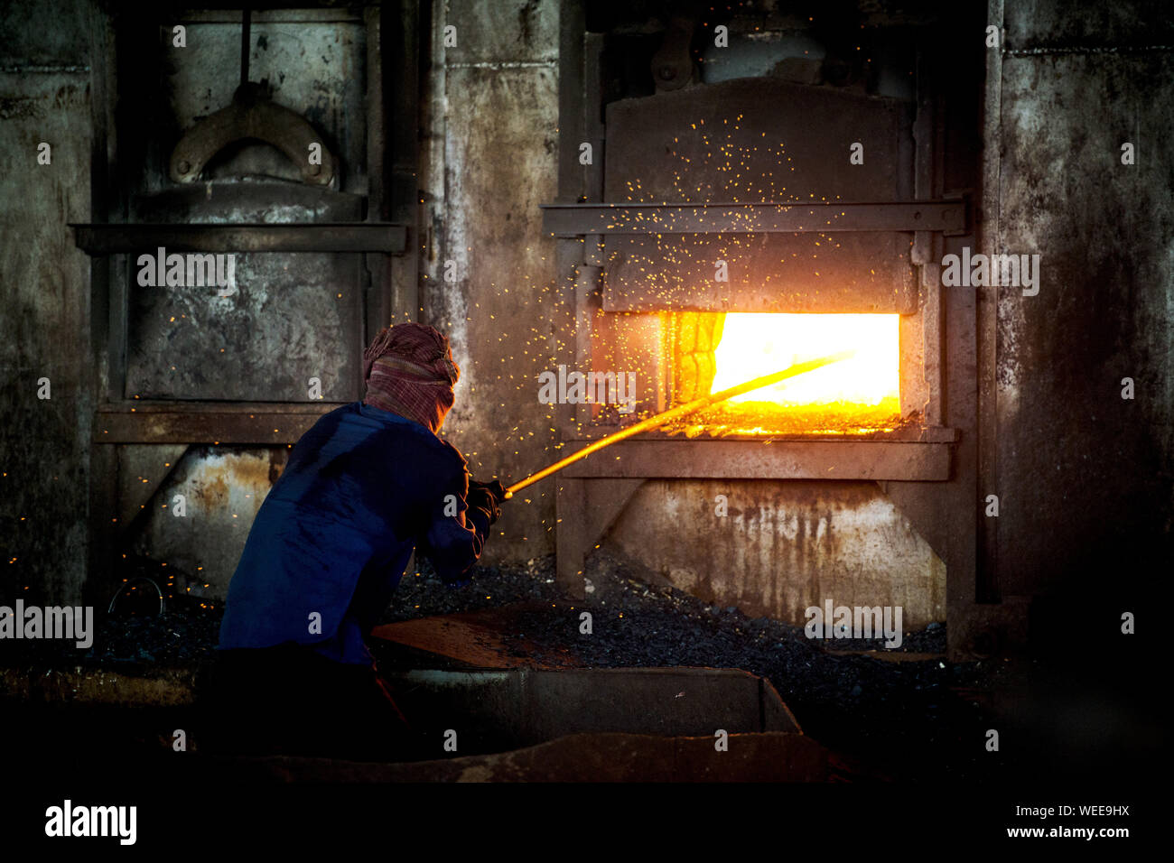 Man molten hi-res stock photography and images - Alamy