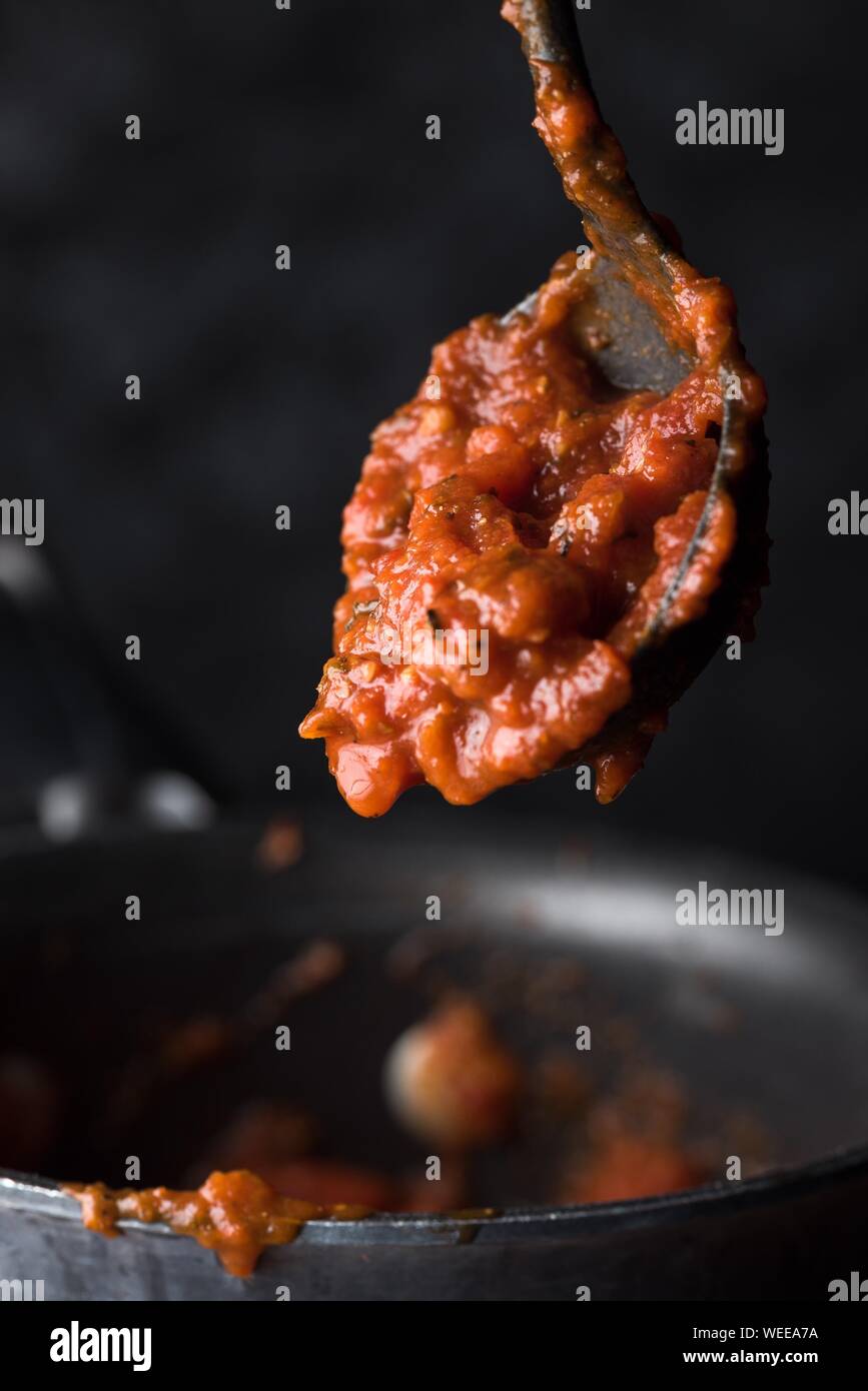 Sauce saucepan hi-res stock photography and images - Alamy