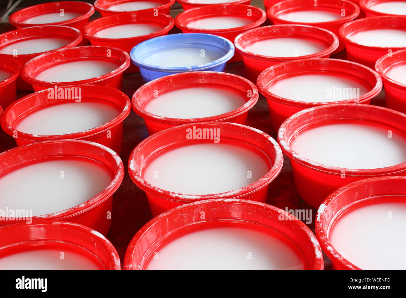 White liquid hi-res stock photography and images - Alamy