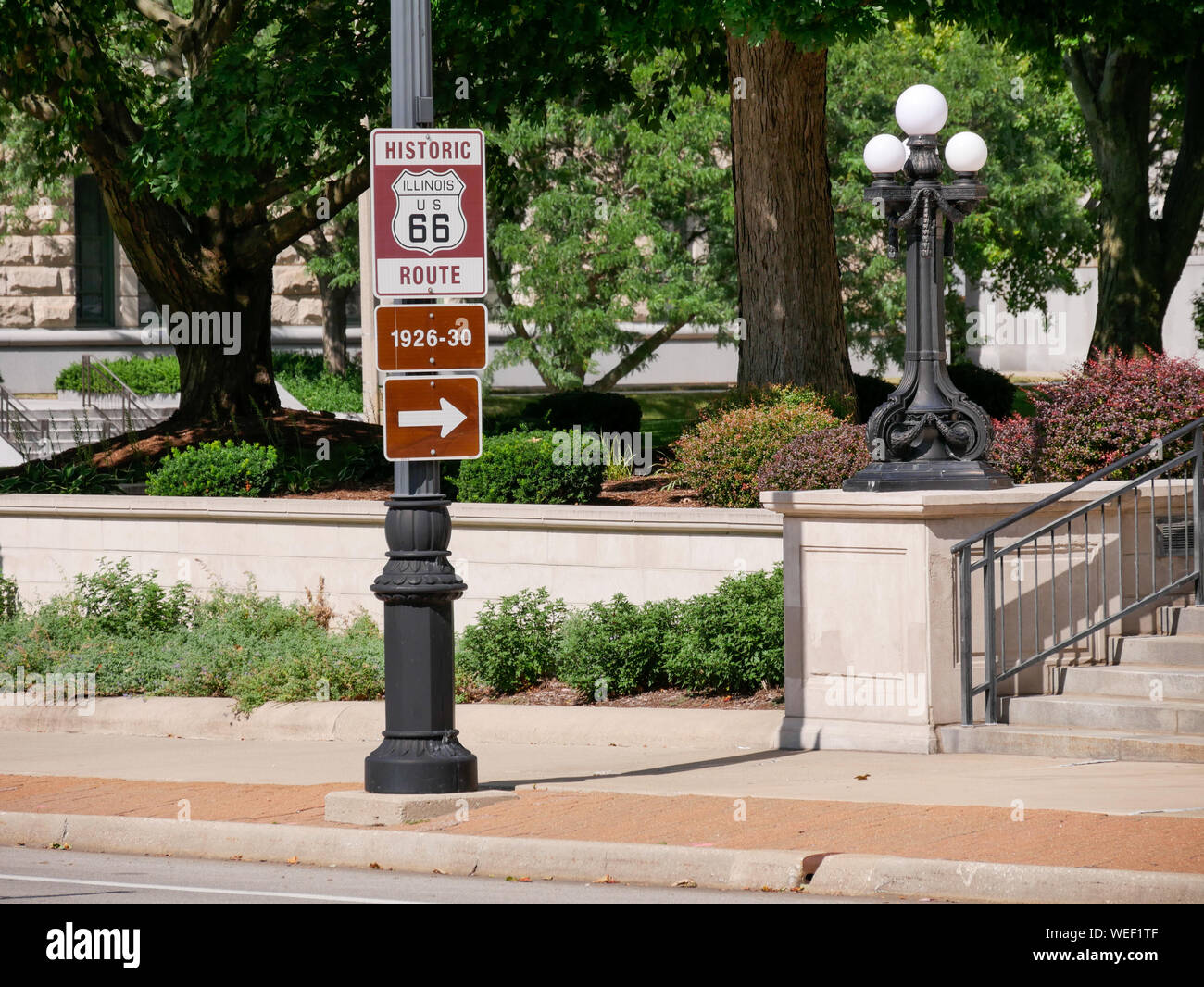 Historic U.S. Route 66 sign. Springfield, Illinois Stock Photo - Alamy