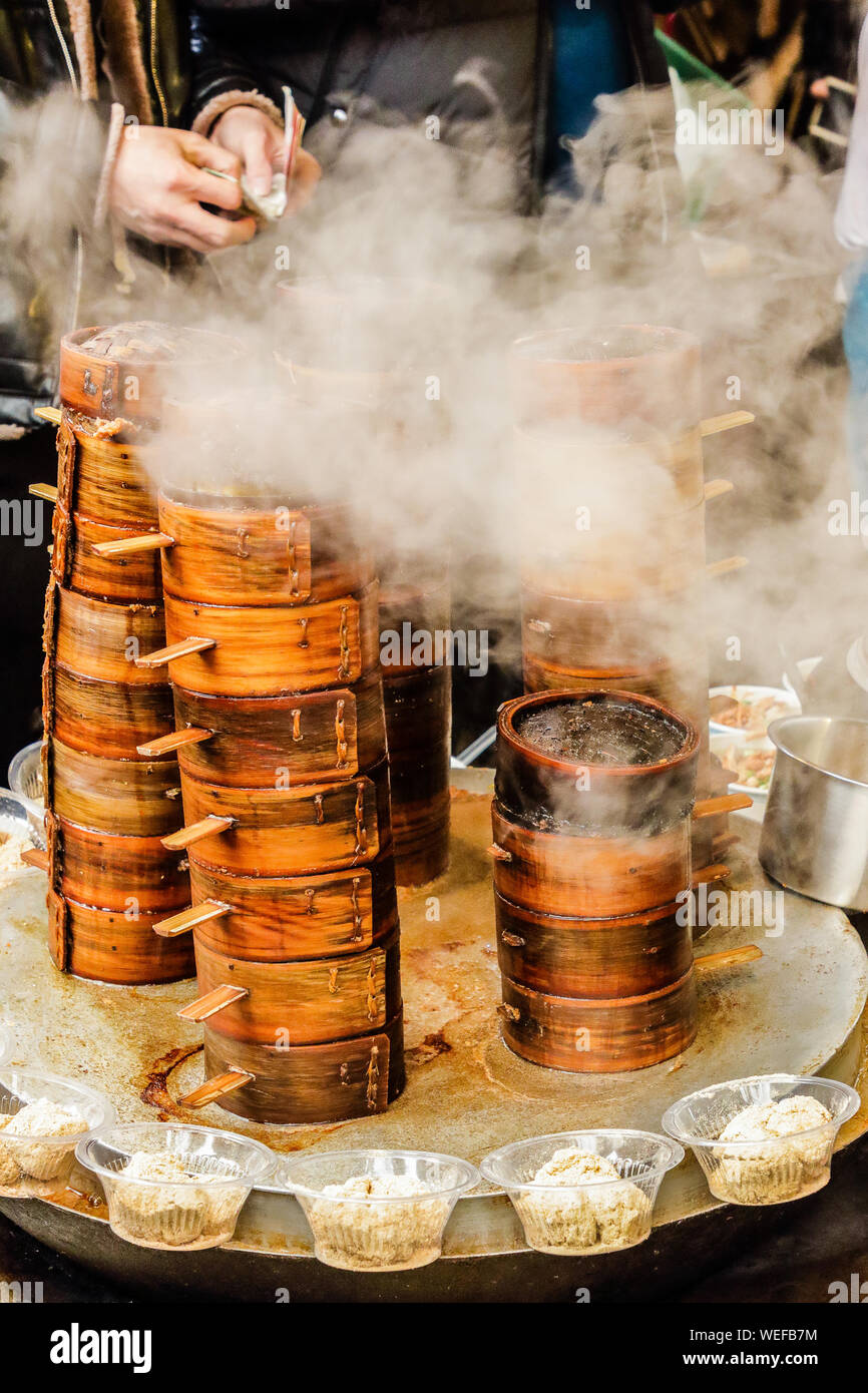 Steamed in bamboo hi-res stock photography and images - Alamy