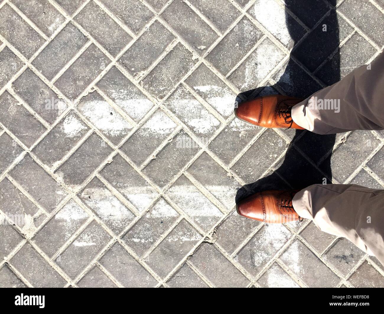 Body on floor shadow man hi-res stock photography and images - Alamy