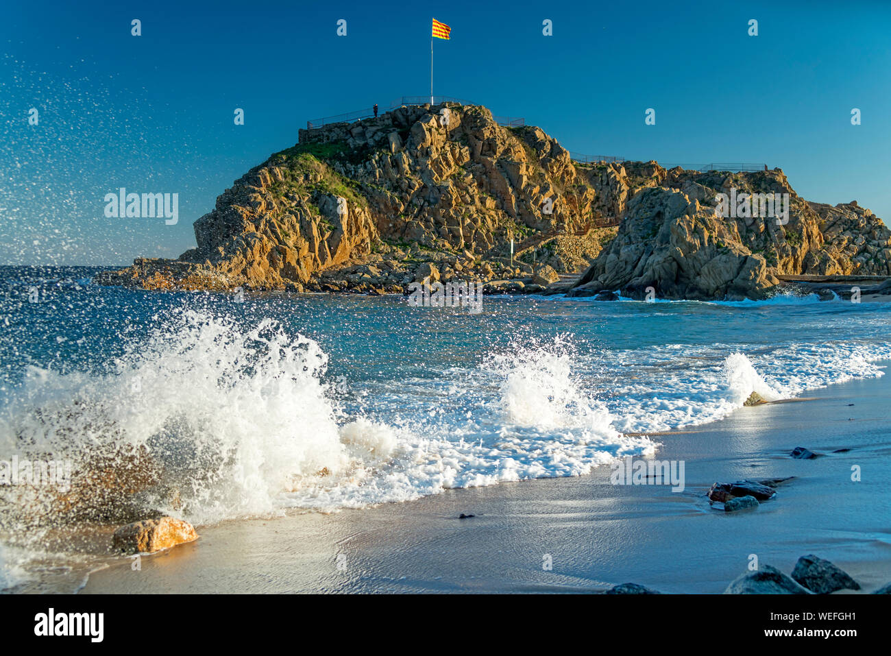SURF PUNTA SA PALOMERA ROCK BAHAI BEACH BLANES COSTA BRAVA GERONA ...