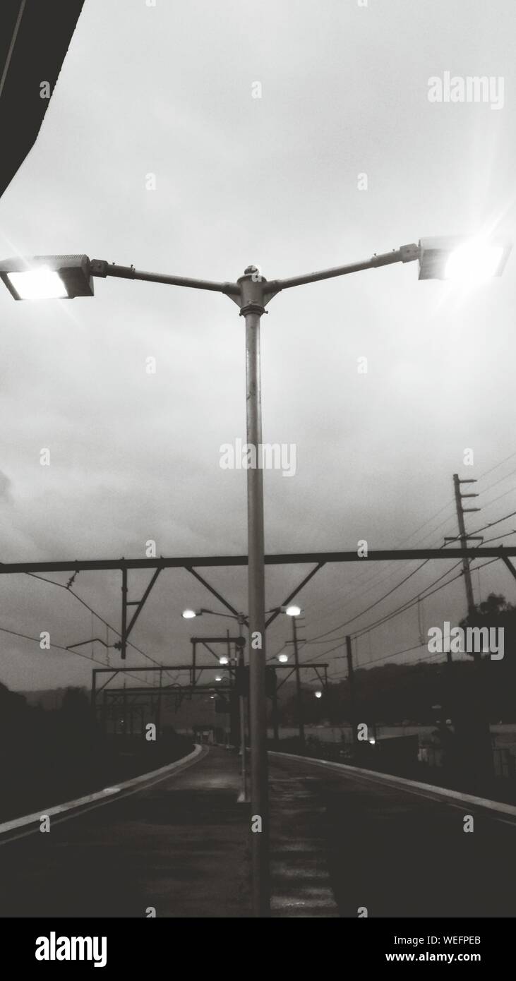 Illuminated pylons hi-res stock photography and images - Alamy