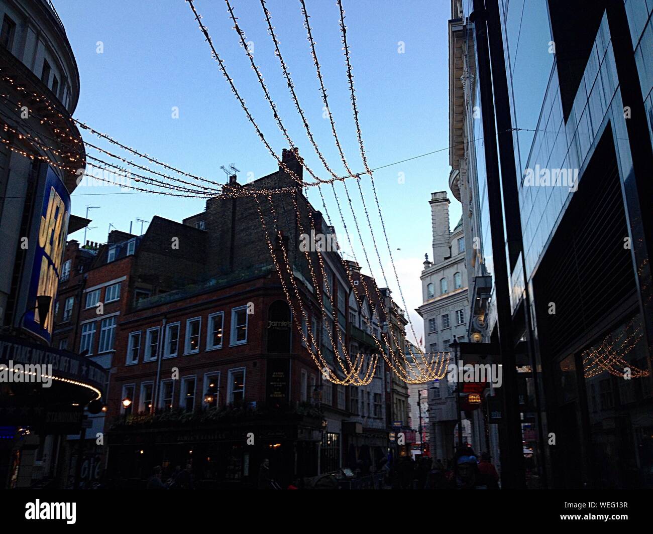 Lighting in buildings hi-res stock photography and images - Alamy