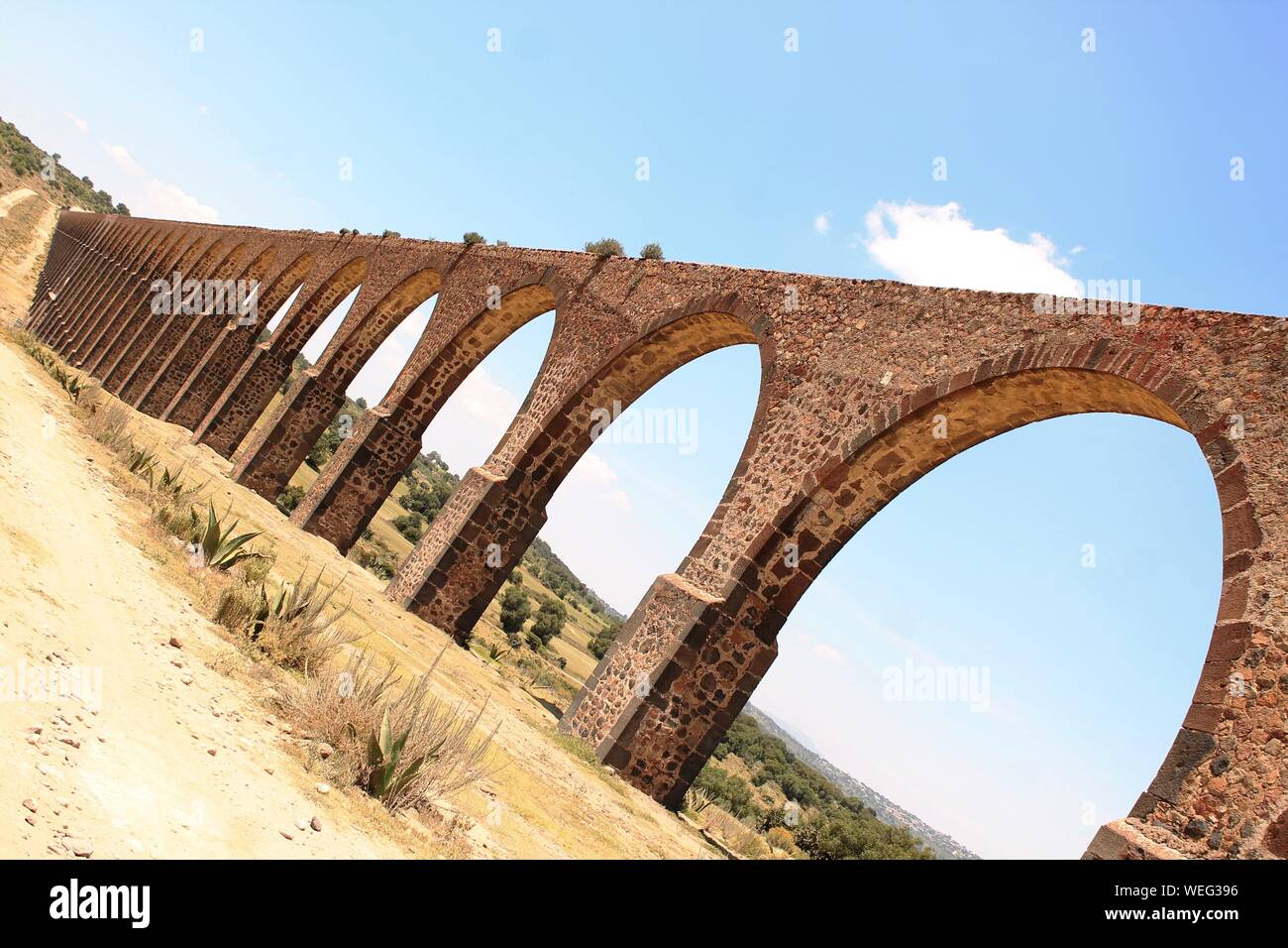 Acueducto hi-res stock photography and images - Alamy