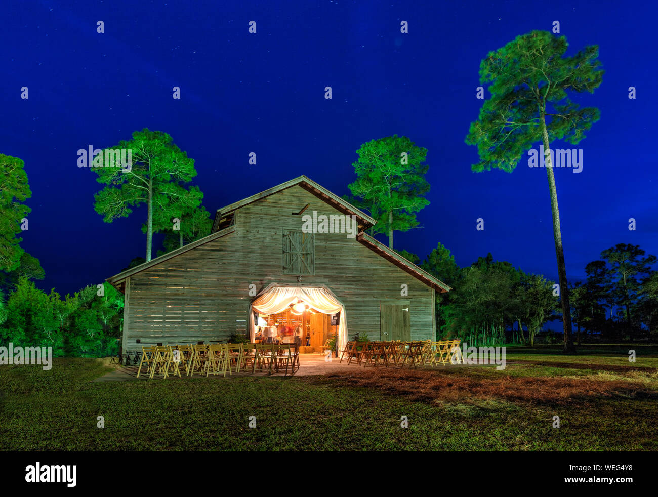 Wedding party in pavilion hi-res stock photography and images - Alamy