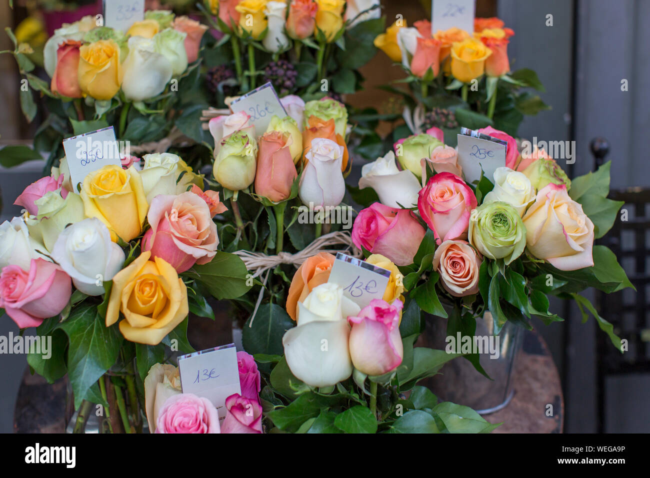 Roses in a flower shop in Paris, France Stock Photo - Alamy