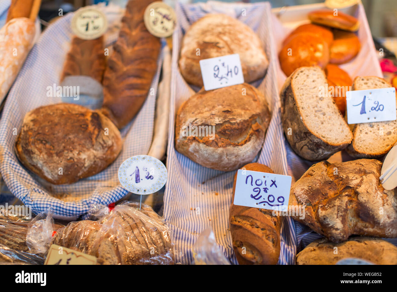 Bread in a bread shop in Paris, France Stock Photo - Alamy