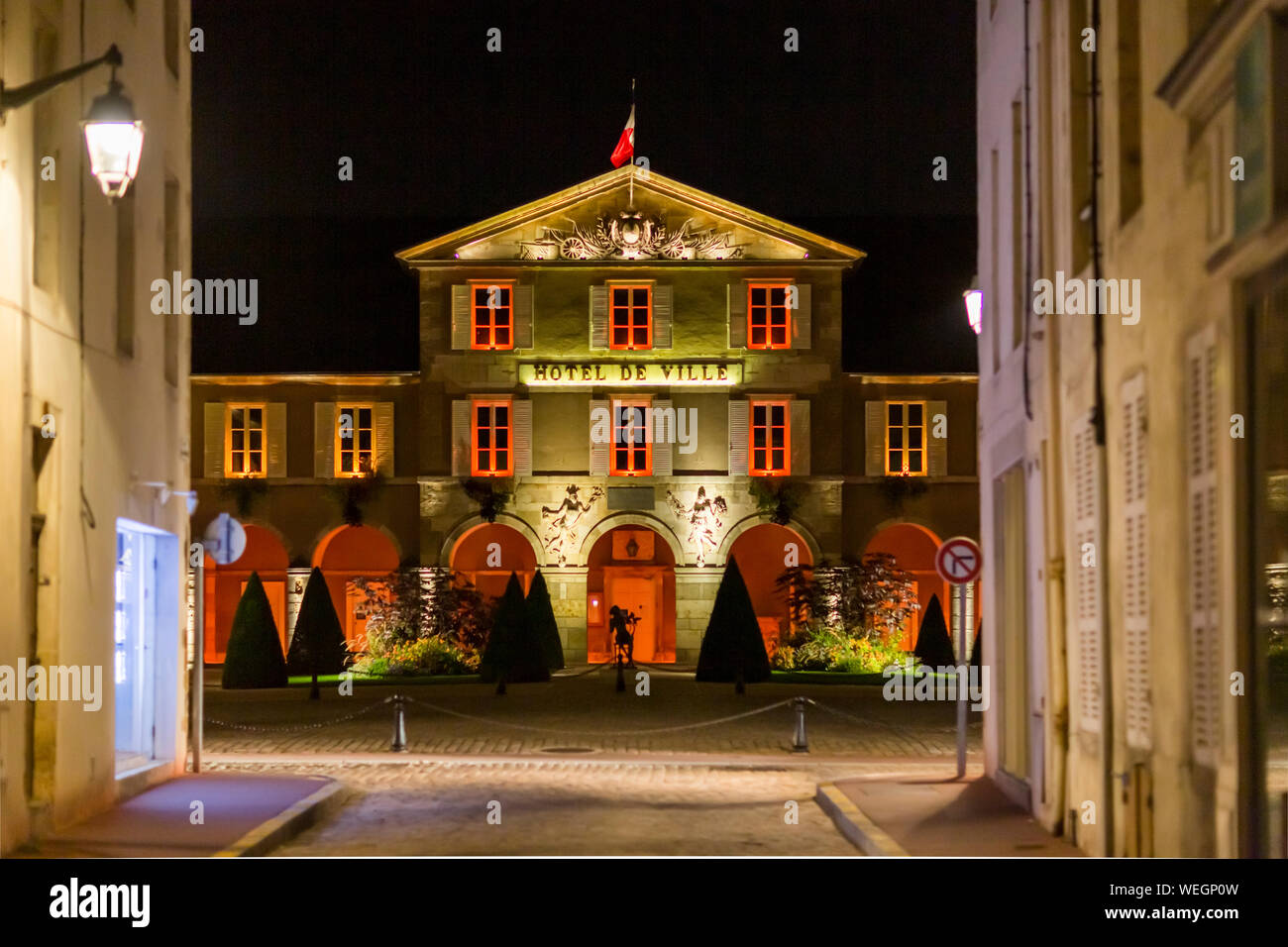 Hotel de Ville, town hall in Beaune, Burgundy, France Stock Photo - Alamy